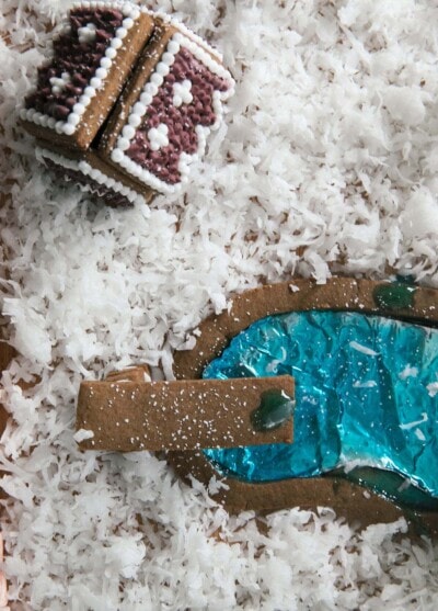 Cozy Gingerbread House - How to Make a Gingebread House