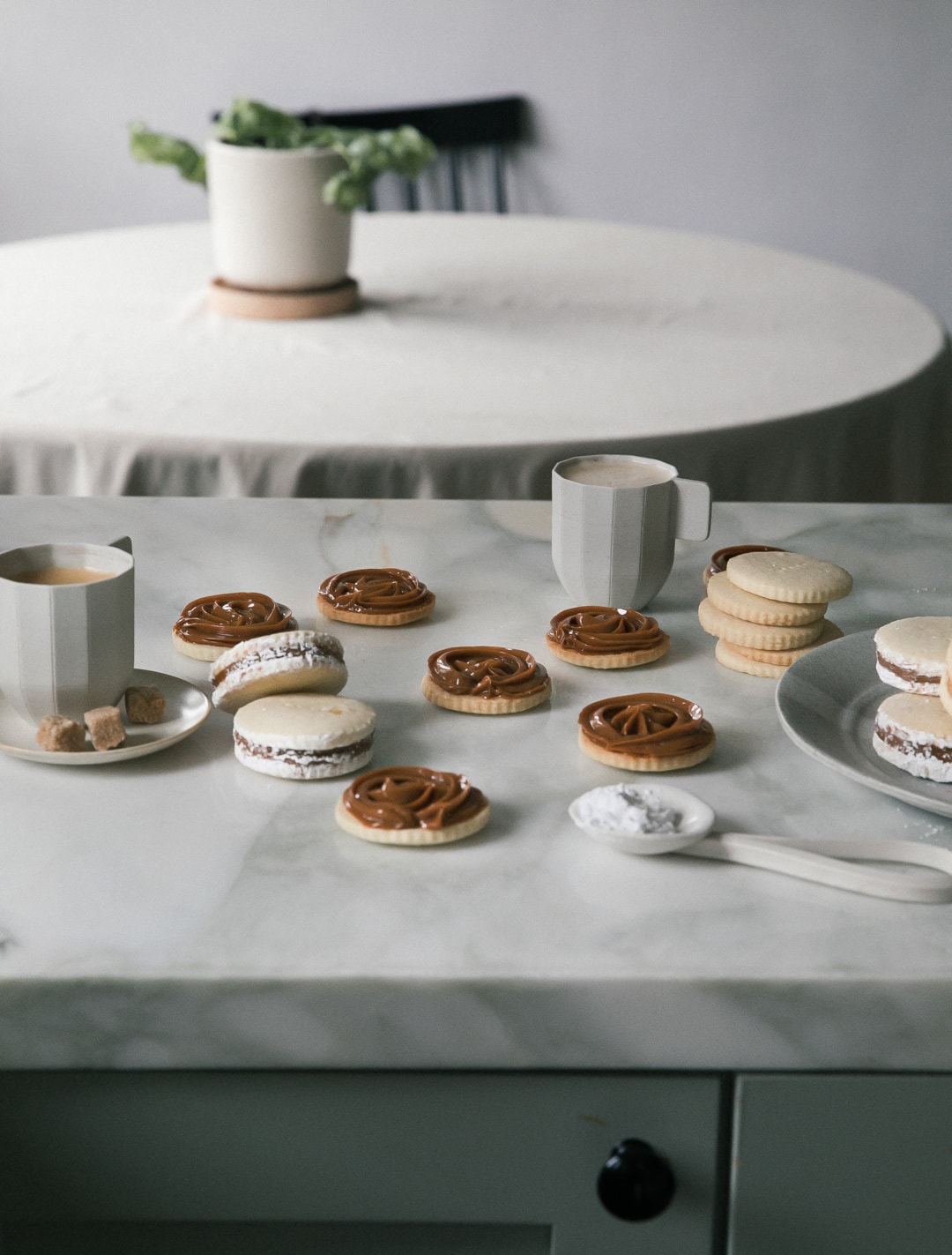 Alfajores Recipe (Peruvian Cookies with Manjar Blanco) - A Cozy Kitchen