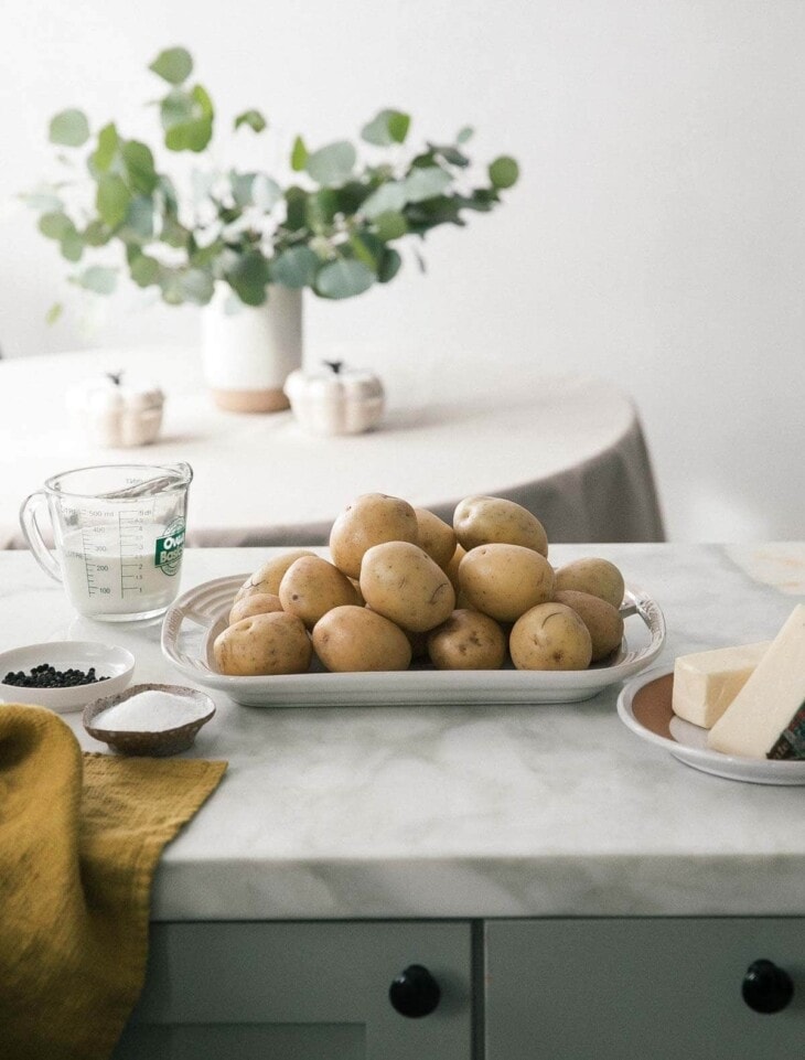 Cacio e Pepe Mashed Potatoes Recipe - A Cozy Kitchen